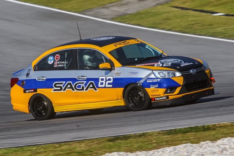 Proton at the races......its a hot today - Automacha