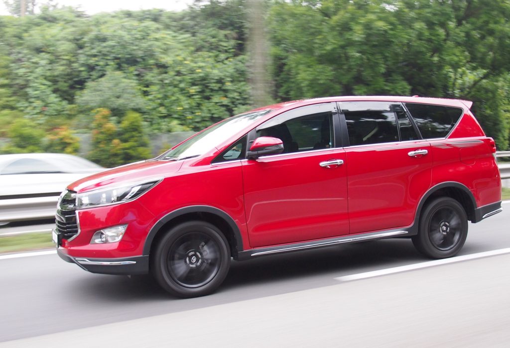 Toyota Innova upgraded with several features - Automacha