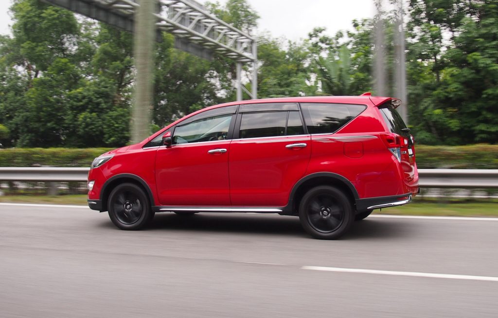 Toyota Innova upgraded with several features - Automacha