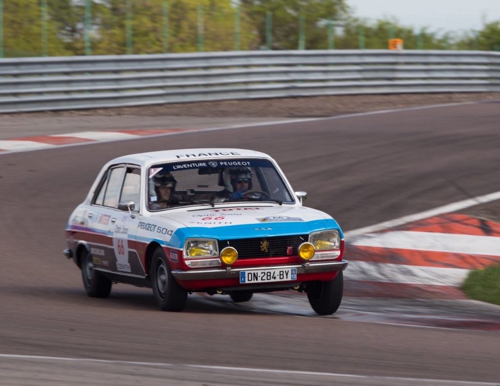 Remembering the iconic Peugeot 504 classic sedan - Automacha