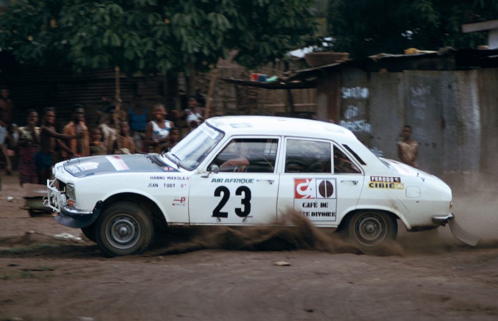 Remembering the iconic Peugeot 504 classic sedan - Automacha