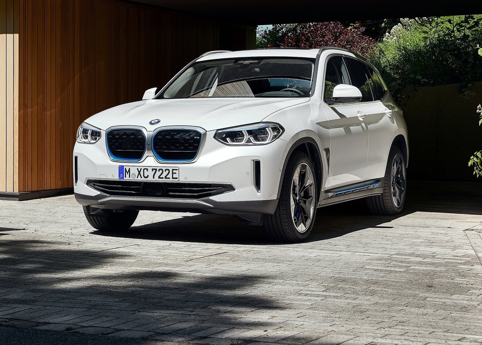BMW launches new iX3 all-electric SUV - Automacha