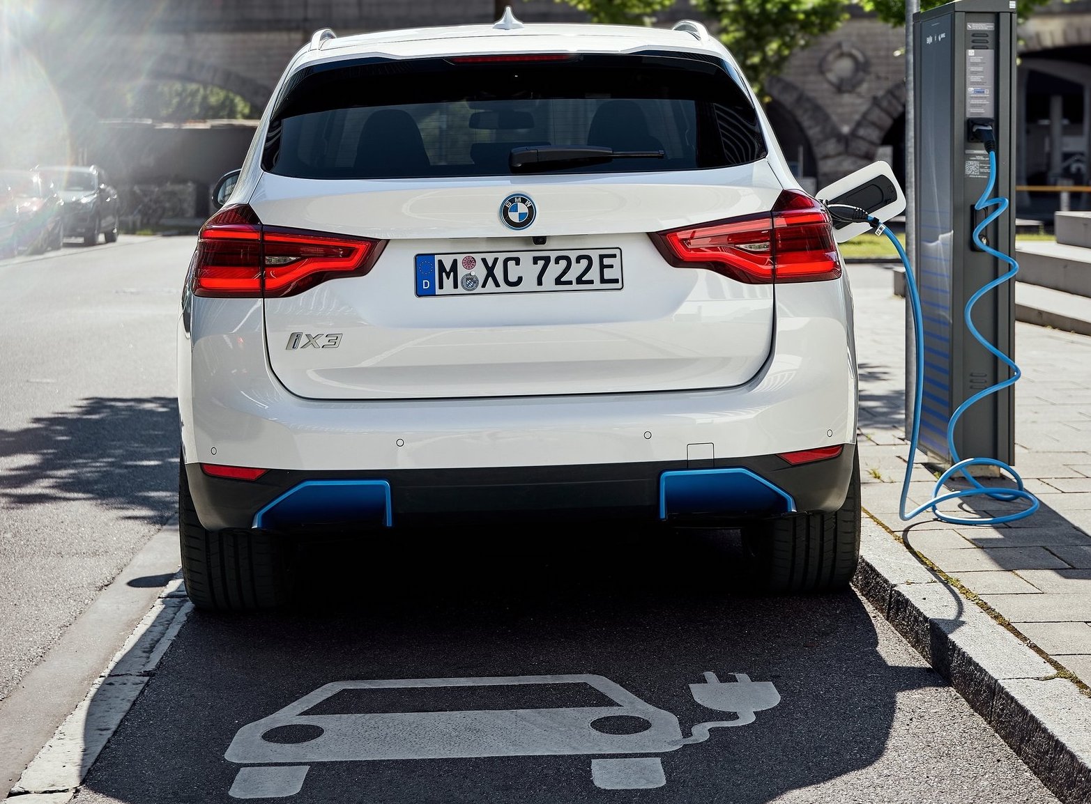 BMW launches new iX3 all-electric SUV - Automacha