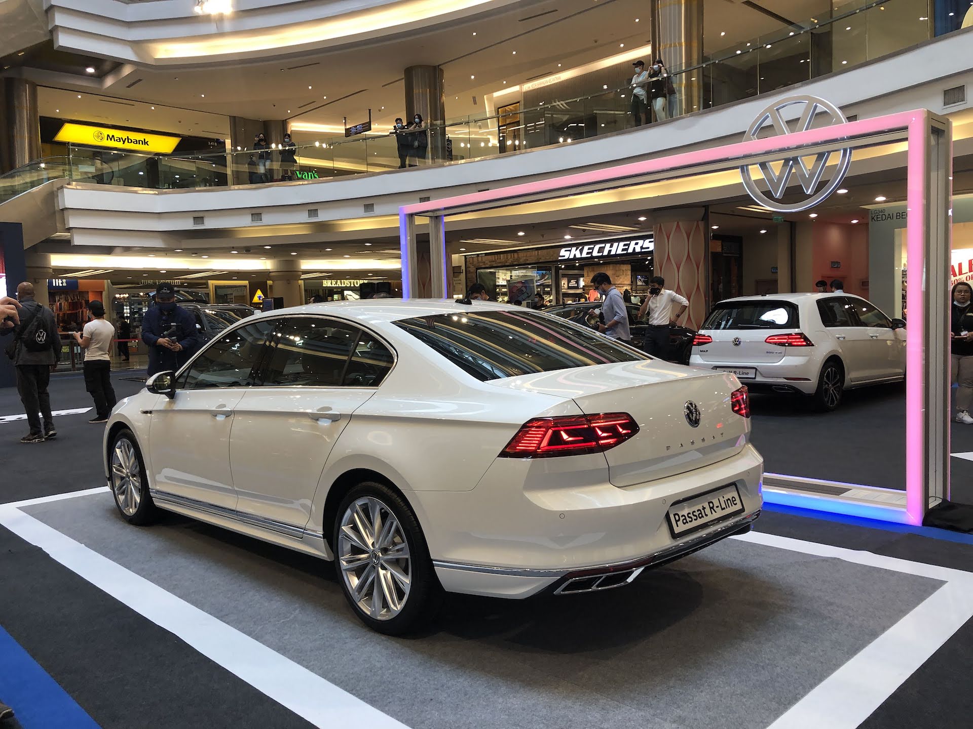 Volkswagen Passat R-Line Launched Locally, RM 203k - Automacha