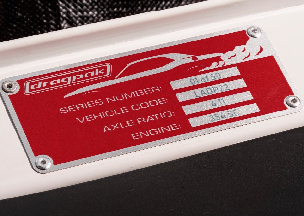 Dodge Challenger Mopar Drag Pak Runs 7.5 s From Factory - Automacha