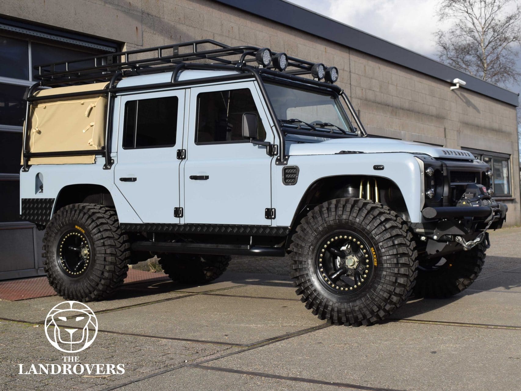 LS V8 Resto-Mod Defender Is The Ultimate Lifestyle 4x4 - Automacha