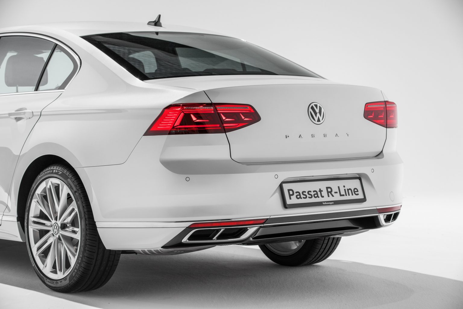Volkswagen Passat R-Line Launched Locally, RM 203k - Automacha