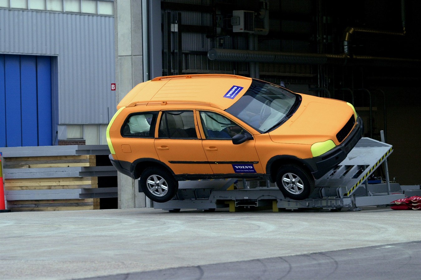 Volvo Cars Safety Centre Crash Lab Turns 20 This Year - Automacha