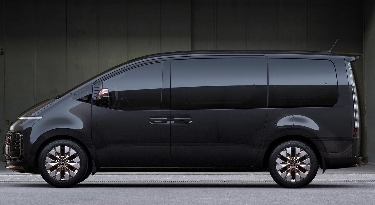 Futuristic-Looking Hyundai Staria MPV Unveiled Globally - Automacha