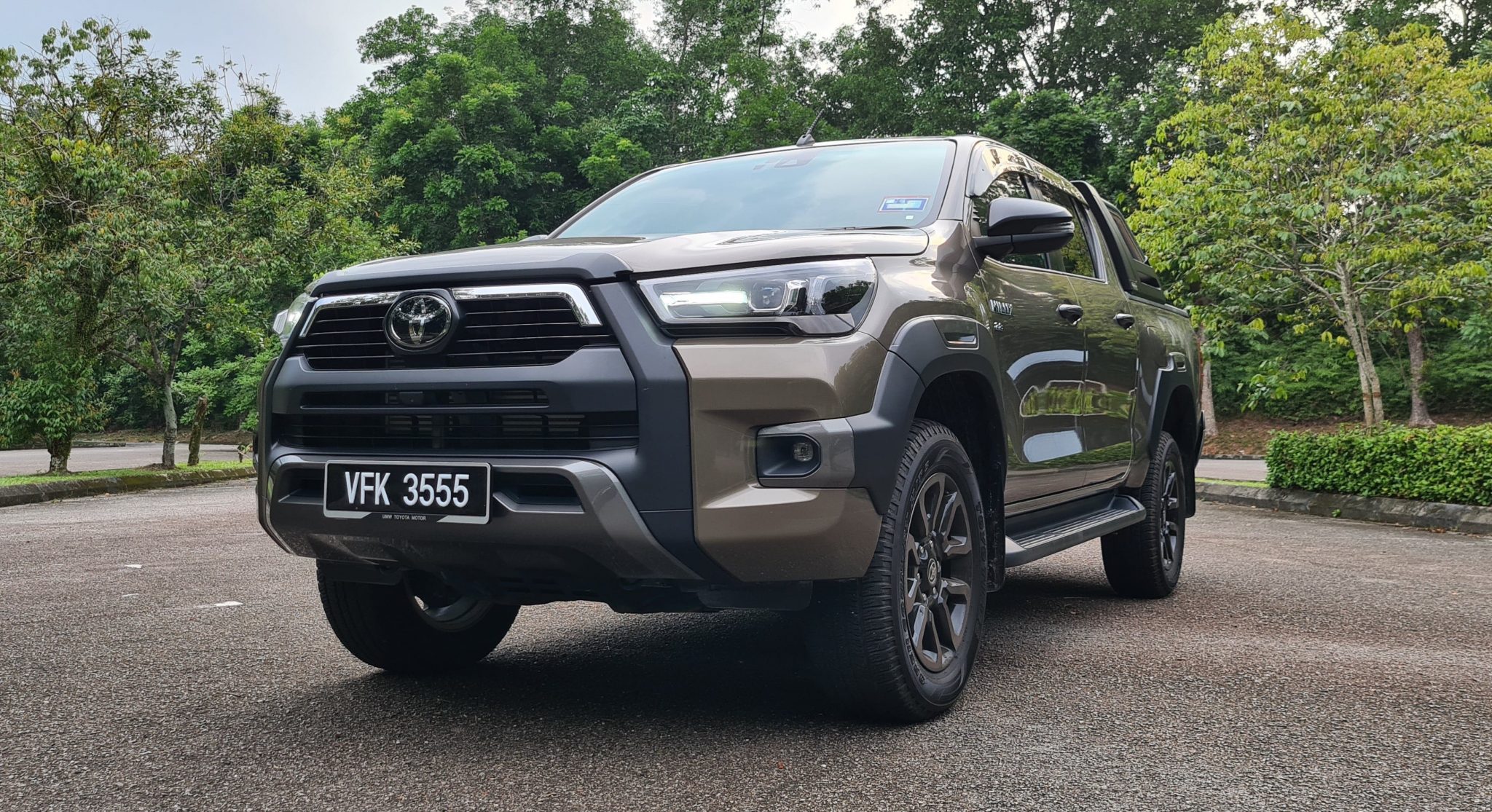 First Drive Impressions: Toyota Hilux 2.8 Rogue 4x4 - Automacha