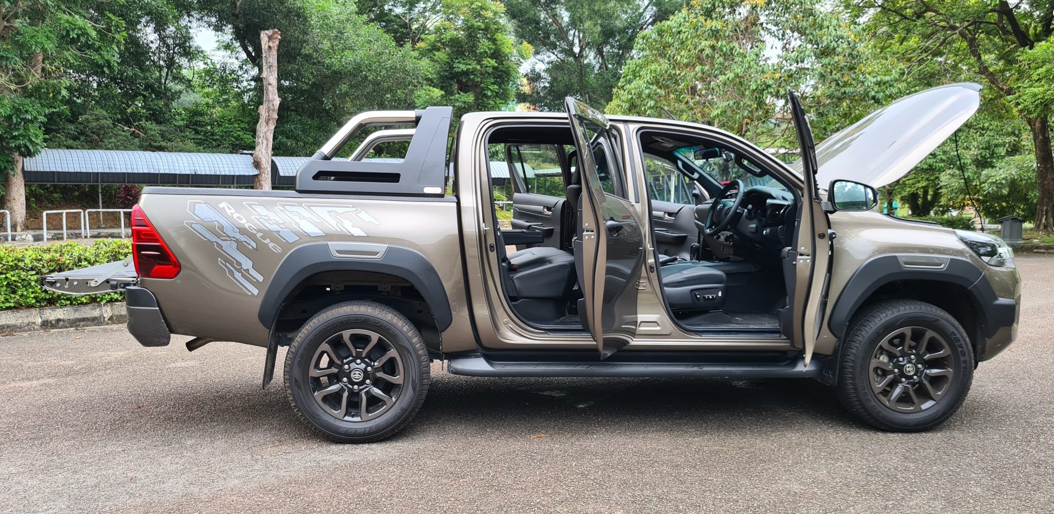 First Drive Impressions: Toyota Hilux 2.8 Rogue 4x4 - Automacha