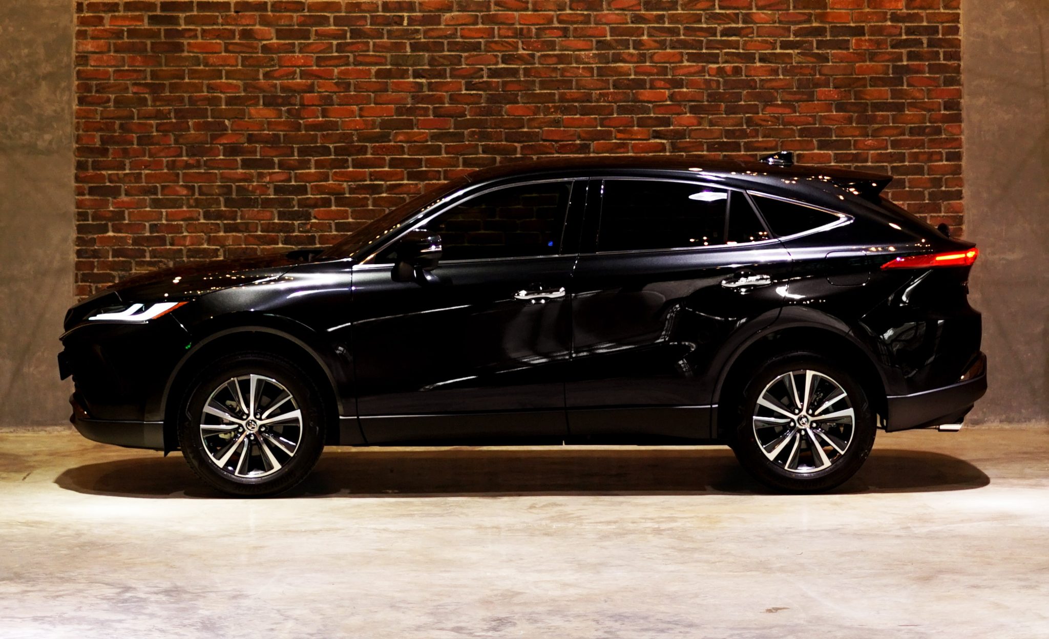 Fourth Generation Toyota Harrier Officially Lands In Malaysia - Automacha