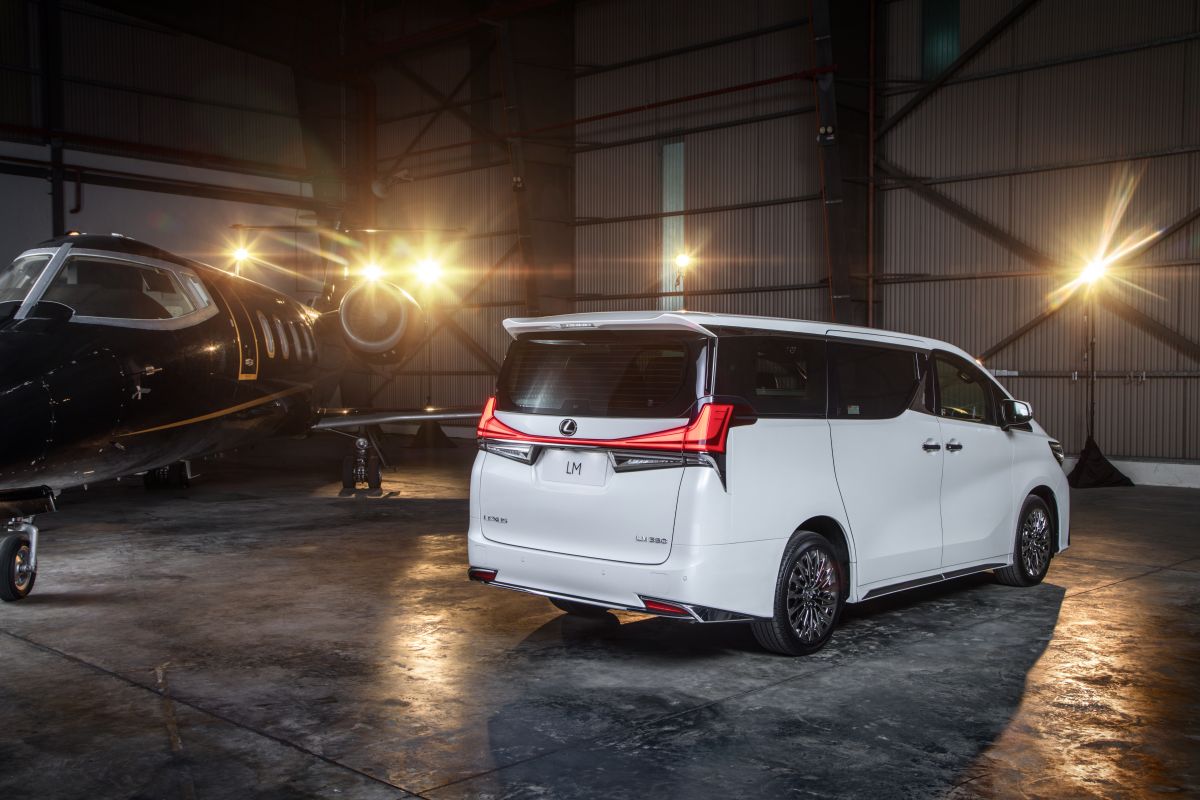 Lexus LM350 Officially Lands Locally Costing RM 1.15 Million - Automacha