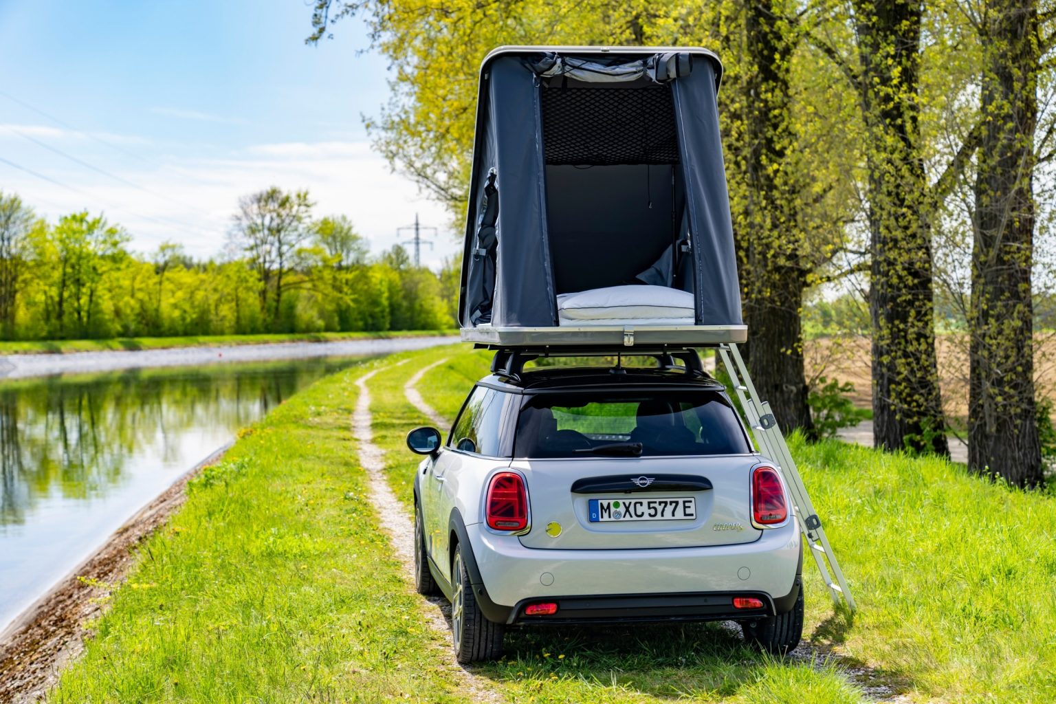 MINI Unveils New Roof Tent For Its All-Electric Cooper SE - Automacha