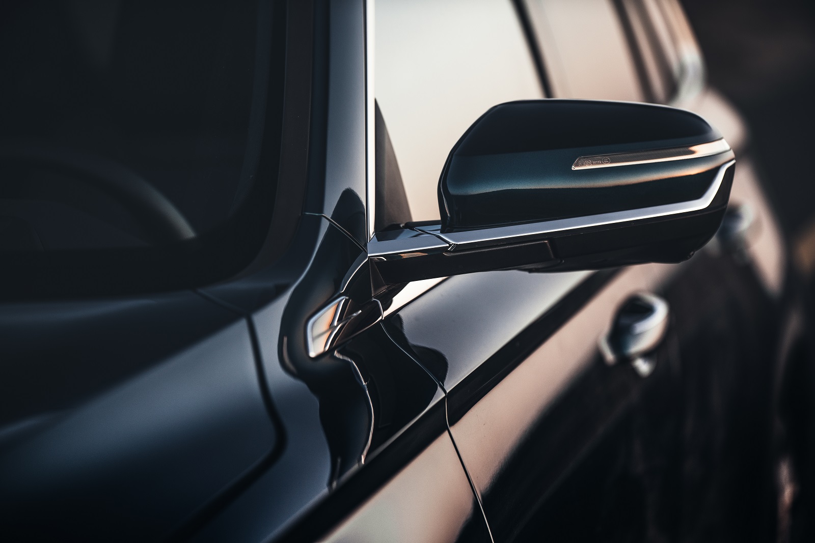 Geely Officially Launches Its Xingyue L Flagship SUV - Automacha
