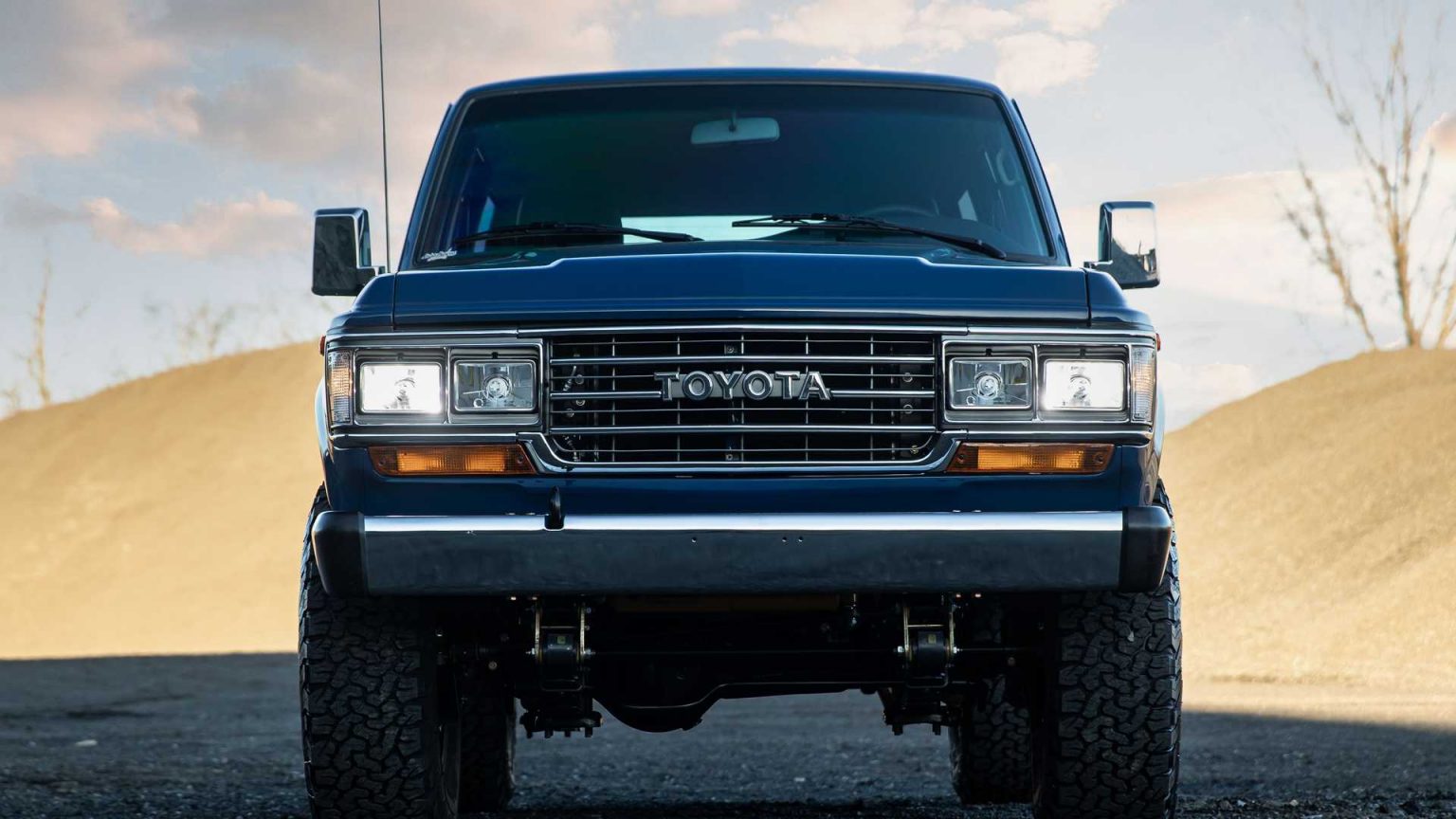 This Toyota Land Cruiser FJ62 Restomod Has A Big Ol’ V8 - Automacha