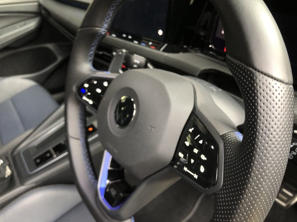 Volkswagen Golf R Mk8 Drive Impression - Automacha