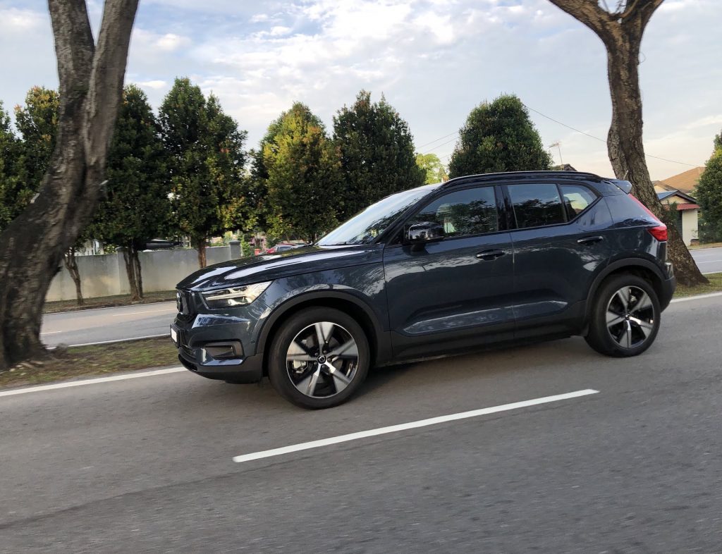 We Test Drive The Volvo XC40 Recharge Electric SUV - Automacha