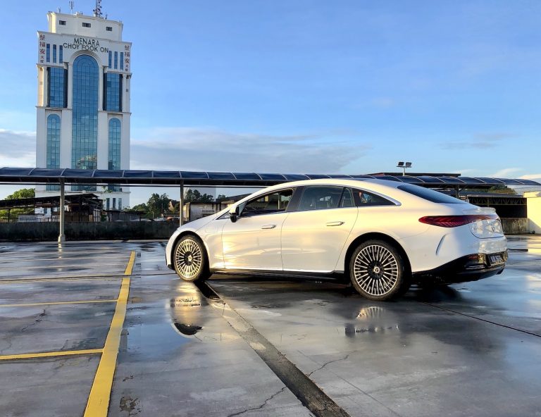 Mercedes EQS 450+ Luxury Electric Car Drive Review - Automacha