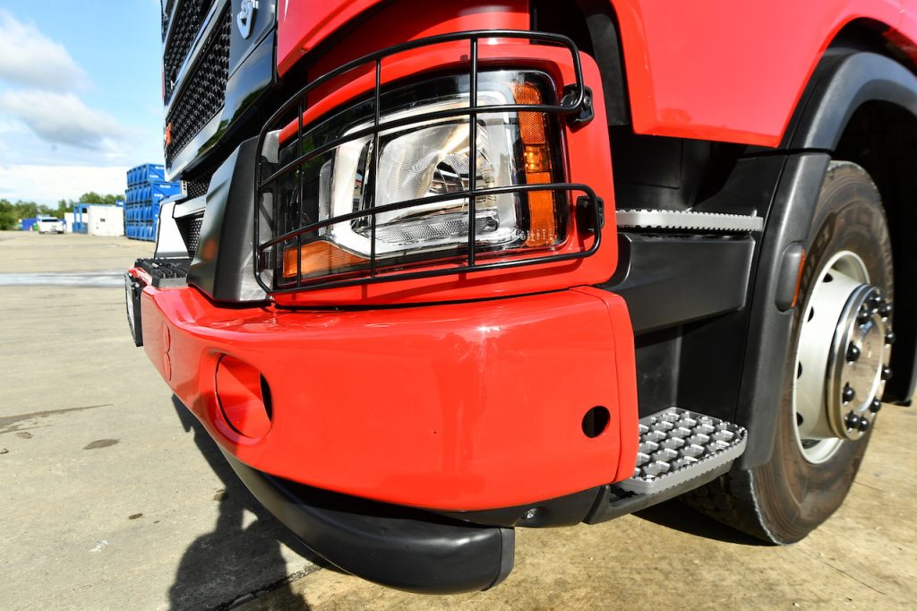 SCANIA R560 V8 XT Arrives In Labuan For Kiong Ngee Engineering - Automacha