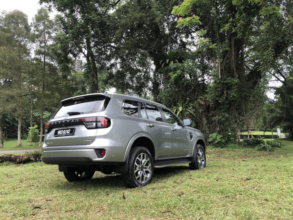 Ford Everest Titanium City Test Drive Review - Automacha