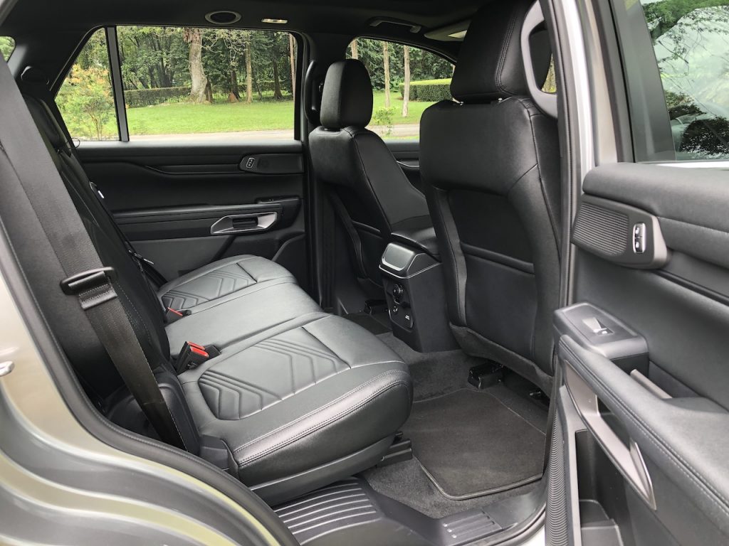 Ford Everest Titanium City Test Drive Review - Automacha