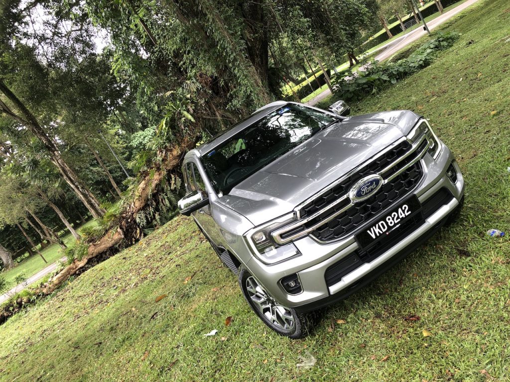 Ford Everest Titanium City Test Drive Review - Automacha