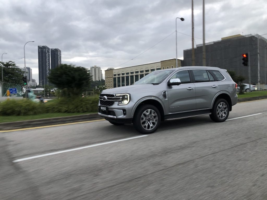 Ford Everest Titanium City Test Drive Review - Automacha