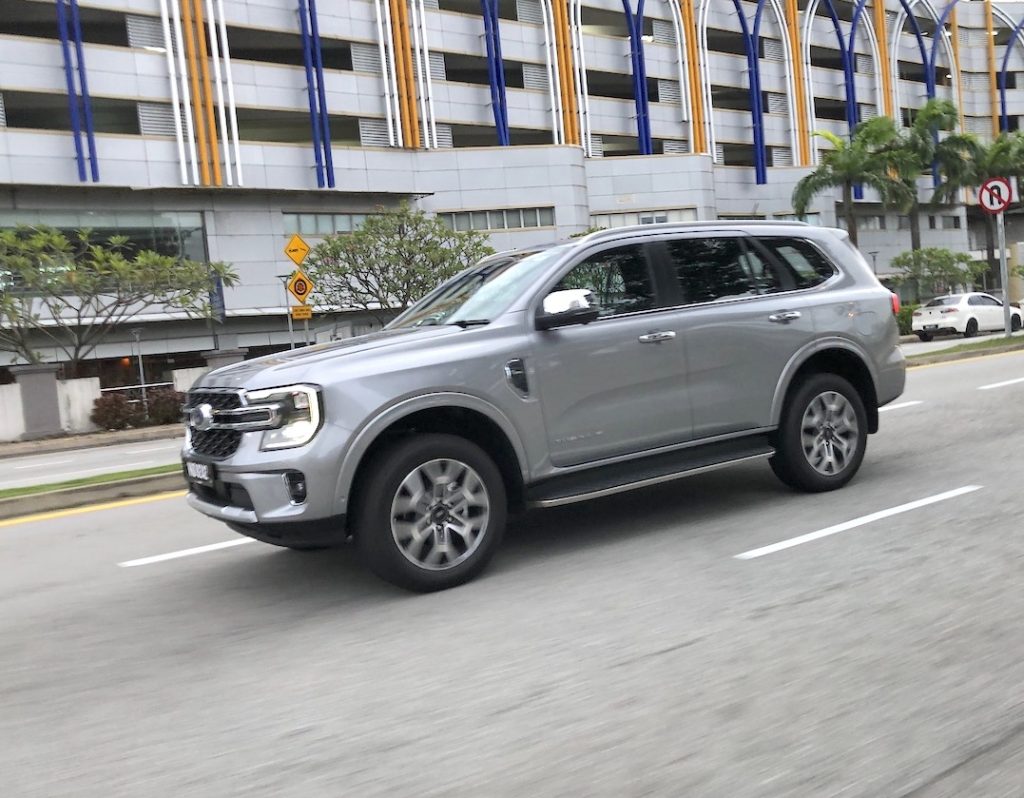 Ford Everest Titanium City Test Drive Review - Automacha