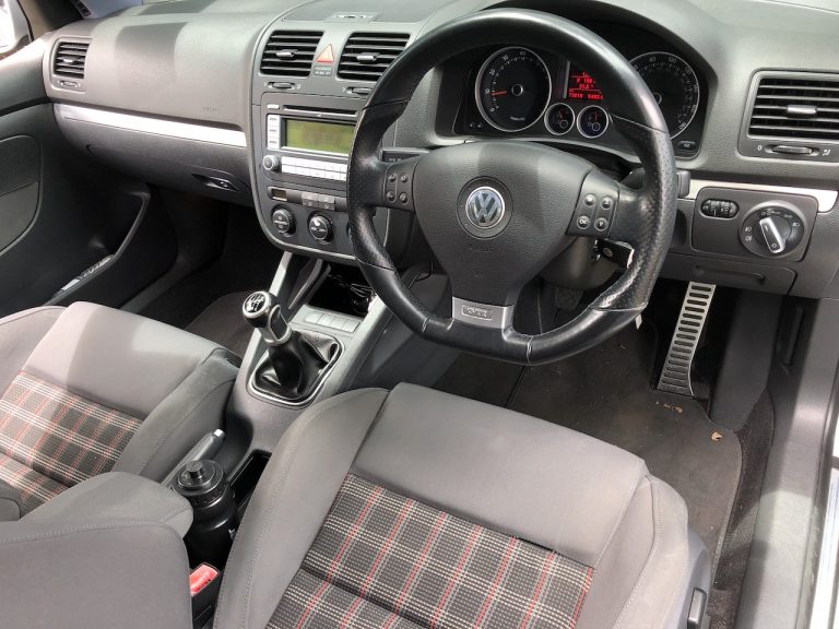VW Golf GTI Mk5 'Manual 6-Speed' Used By Automacha Editor - Automacha