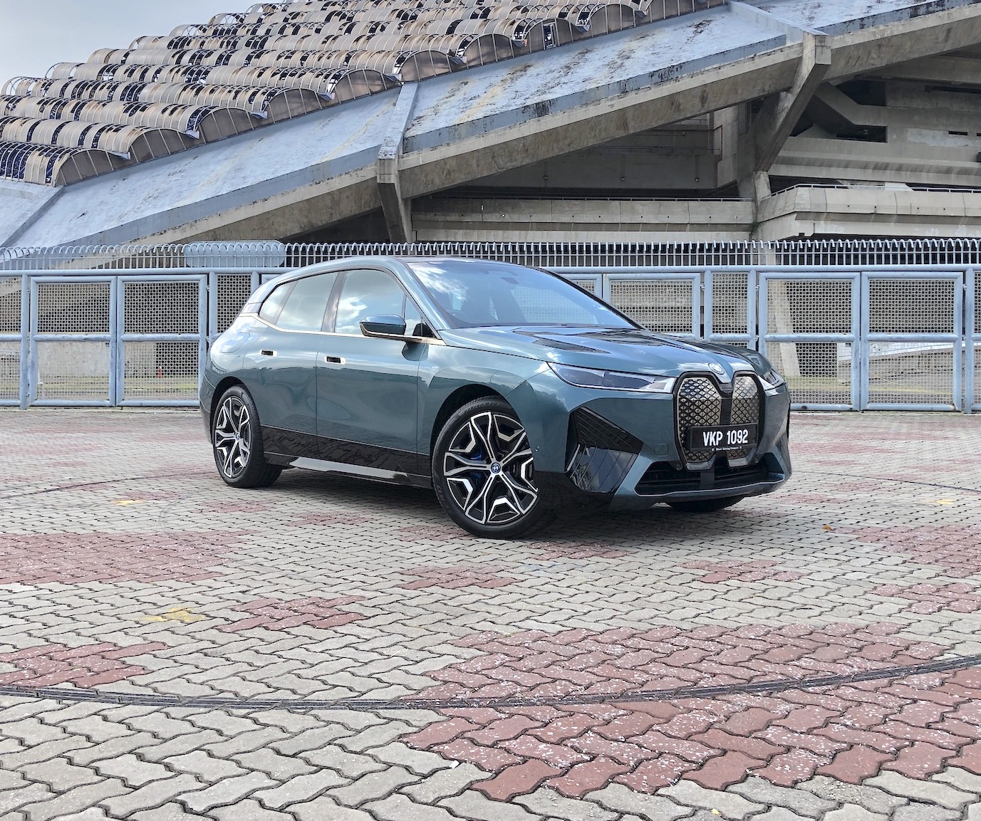 BMW iX xDrive50 Electric SAV First Impression In Malaysia - Automacha