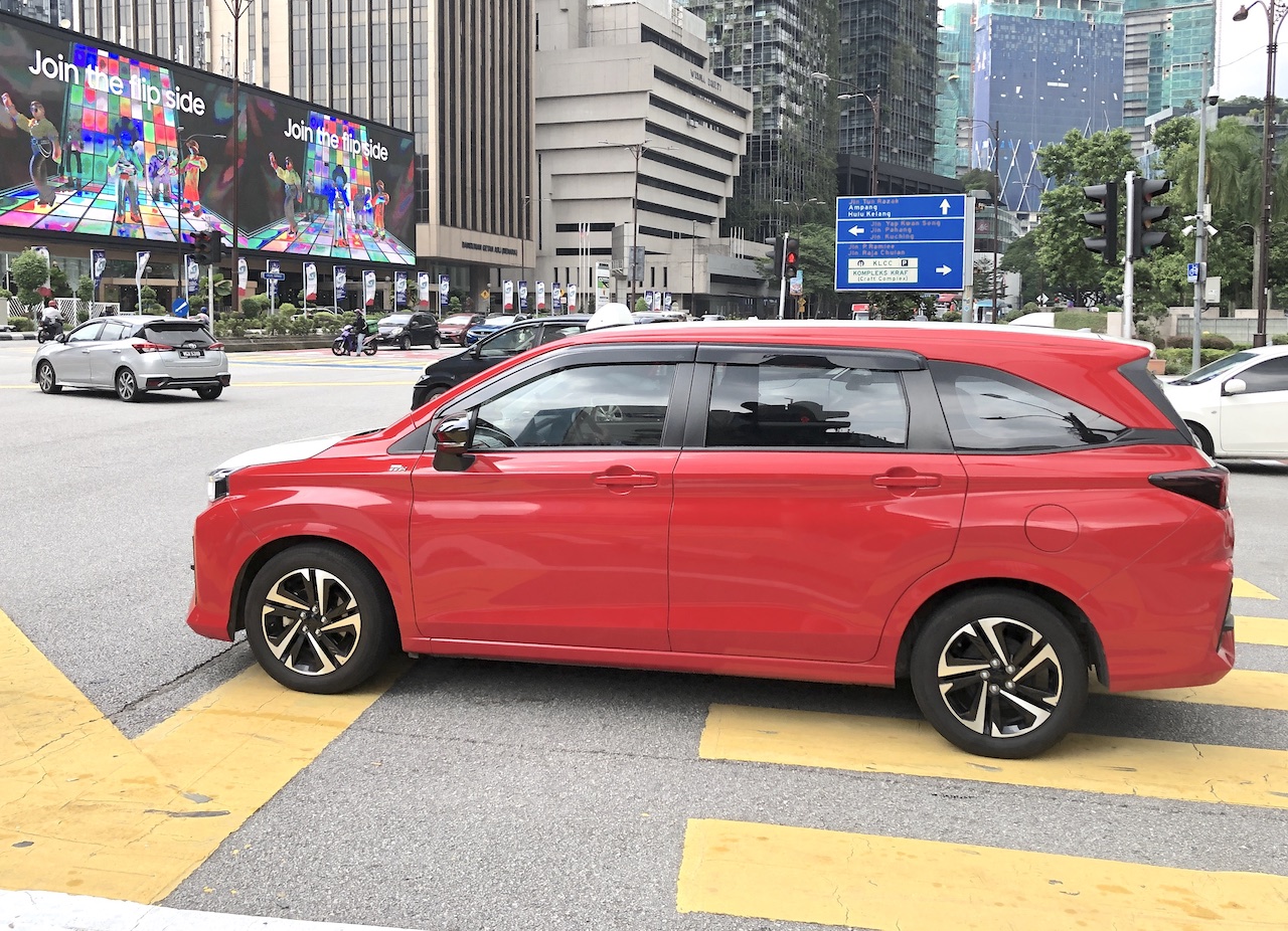 8 Reasons Why The Perodua ALZA Is A Great TAXI - Automacha