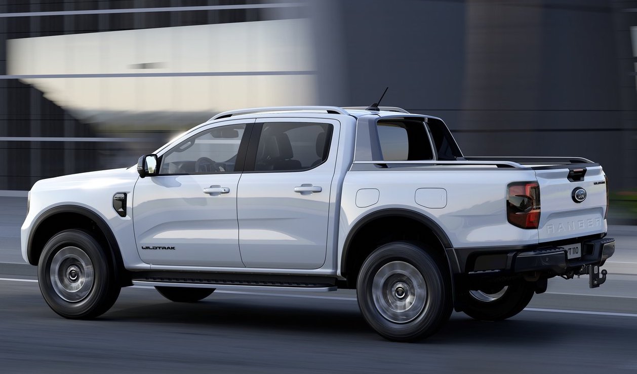 Ford Unveils New PHEV Ranger With 45 km EV-Only Range - Automacha