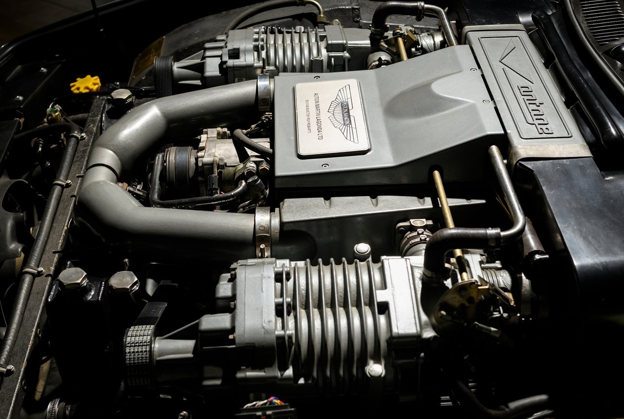 Twin-Supercharged Aston Martin Vantage V550 Turns 30 This Year - Automacha