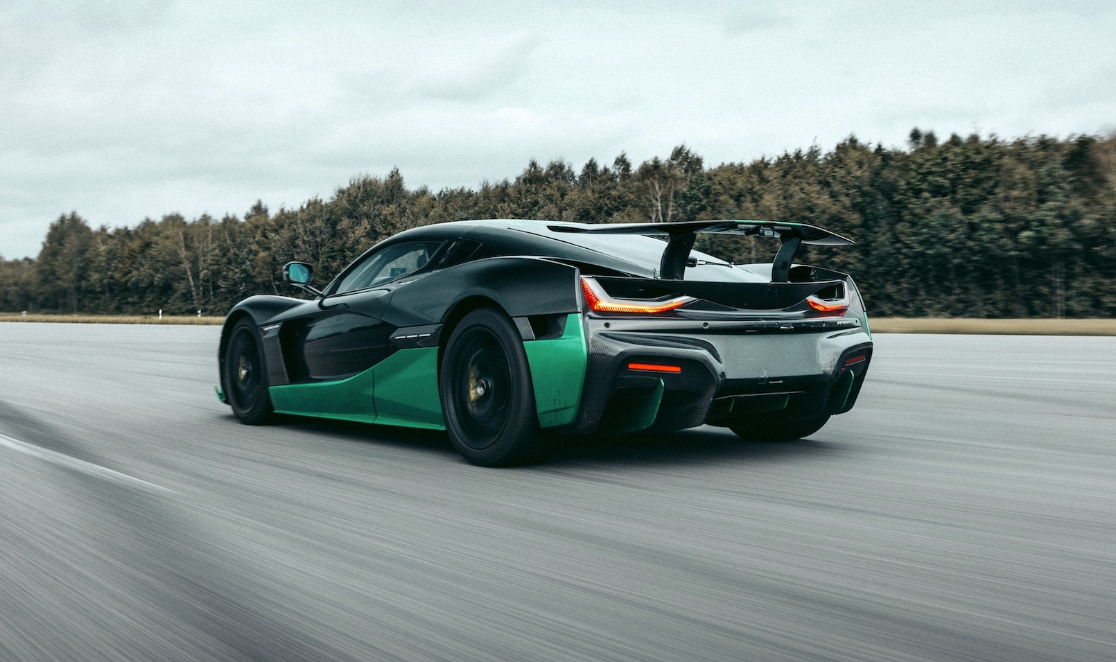 Rimac Nevera Sets New Speed Record At 276 km/h... In Reverse - Automacha