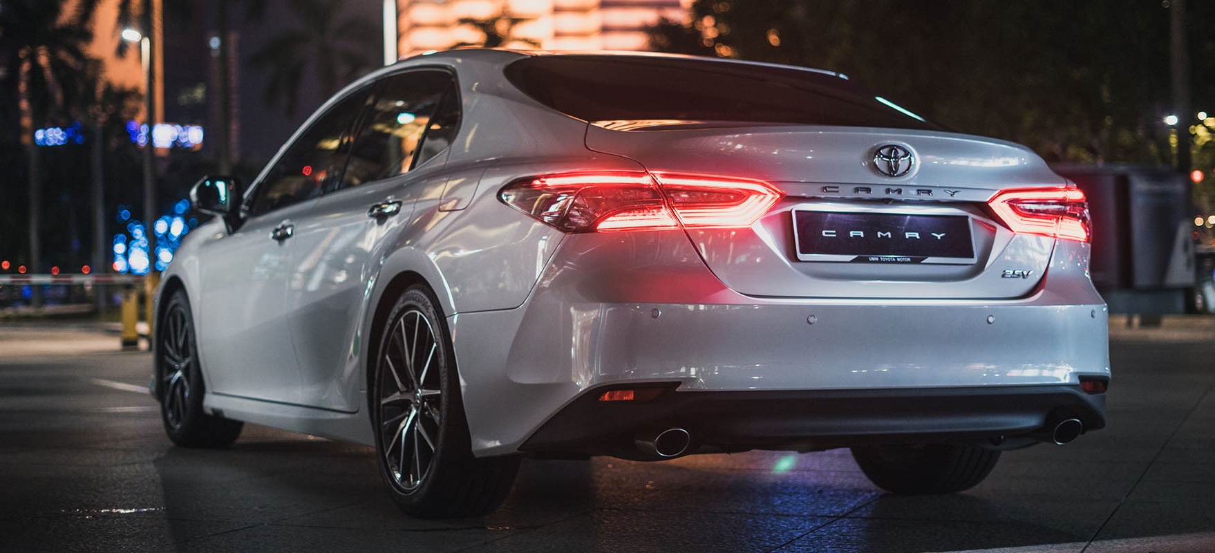 Spec Vs Spec: Toyota Camry 2.5V Vs Tesla Model Y SR RWD - Automacha