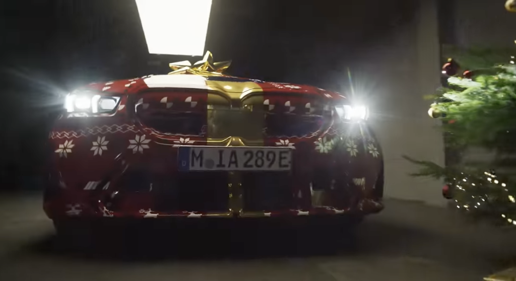 BMW Celebrated Christmas By Teasing An Upcoming M5 Touring - Automacha