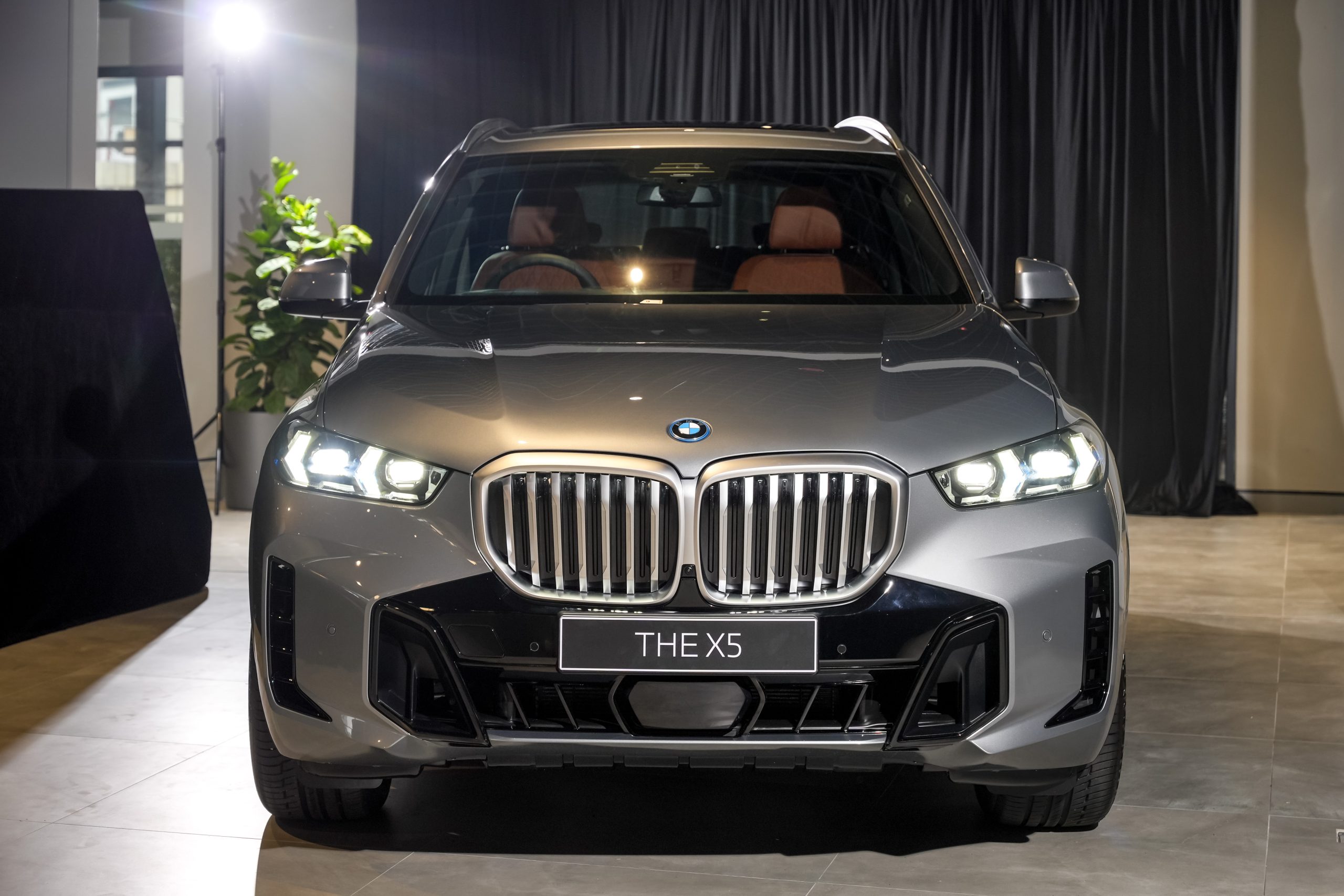 Facelifted BMW X5 xDrive50e PHEV SUV Previewed In Malaysia - Automacha