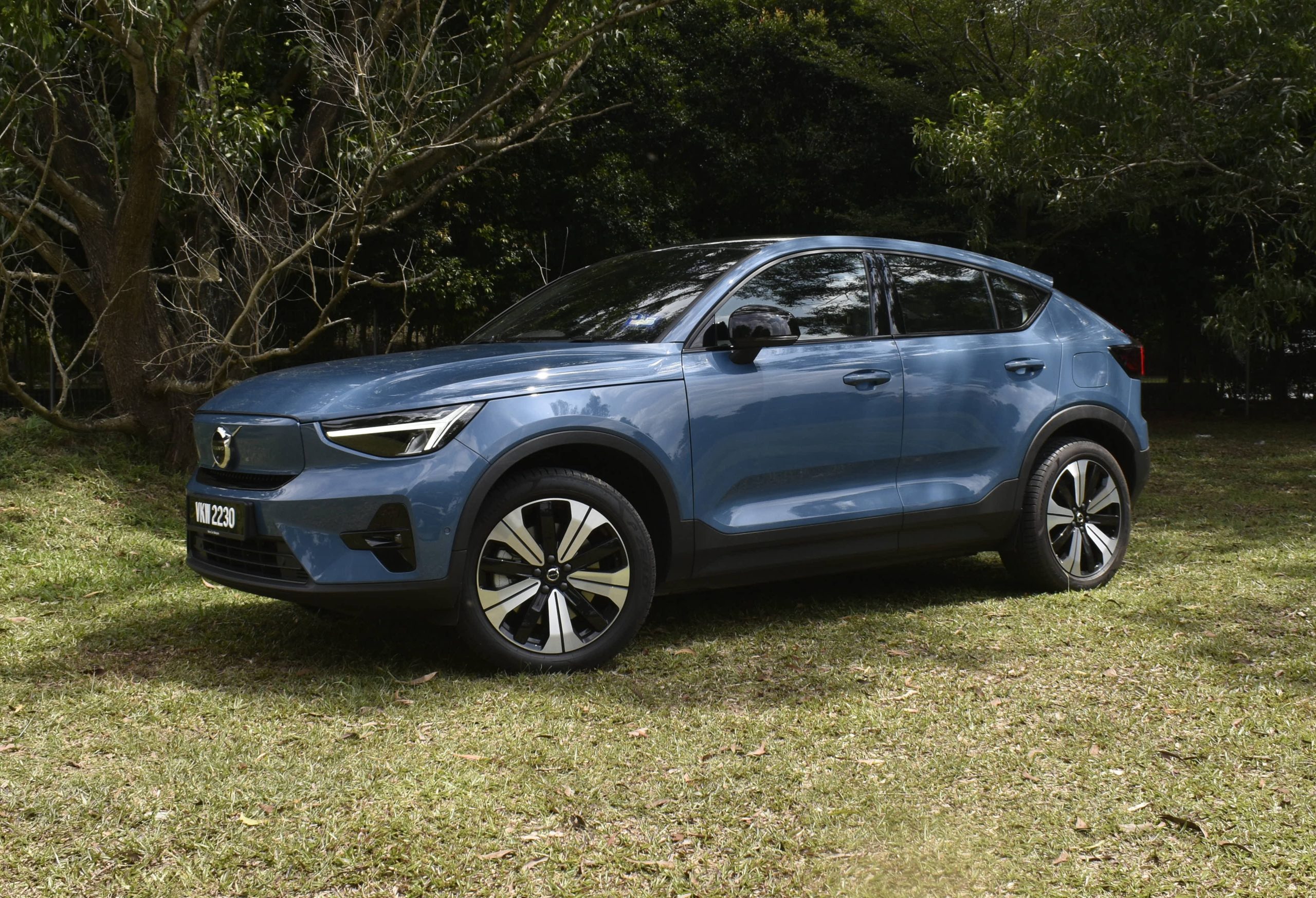 Volvo C40 Recharge Pure Electric Review: The Chic Swede Option - Automacha