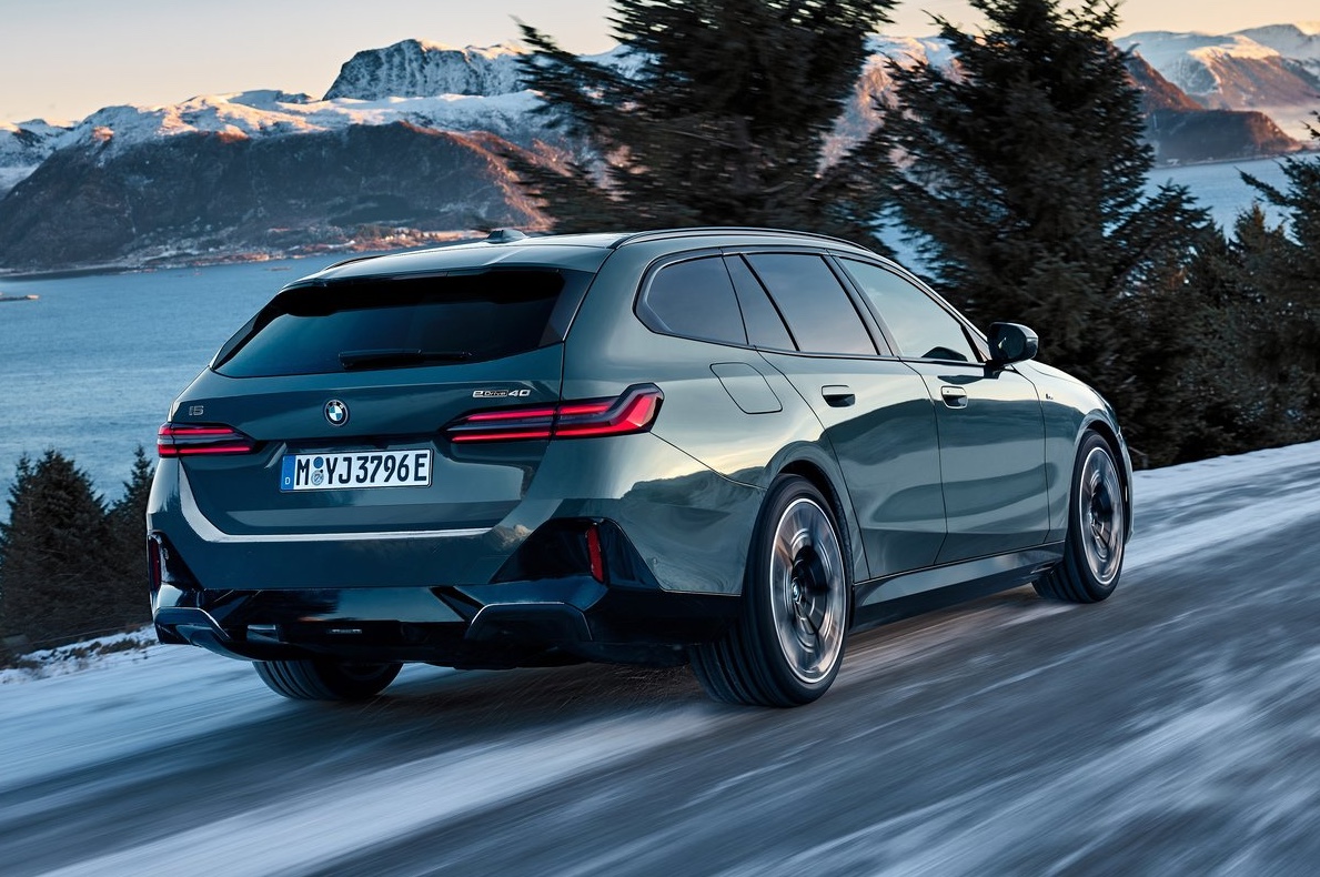BMW i5 Touring Debuts Ahead Of Its Full-Fat M-Badged Sibling - Automacha