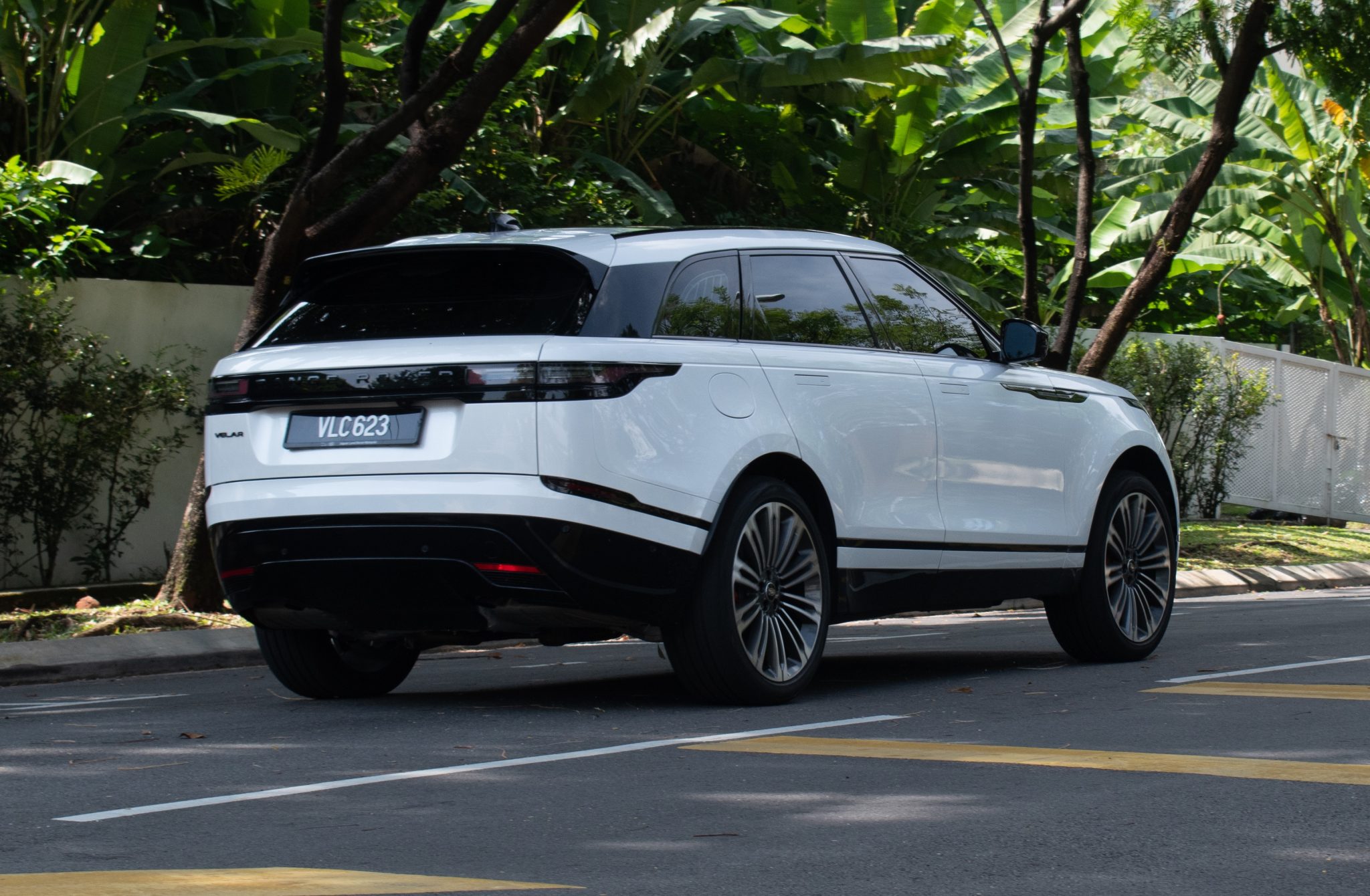 Range Rover Velar HSE Facelift Review: Still Want That Cayenne? - Automacha