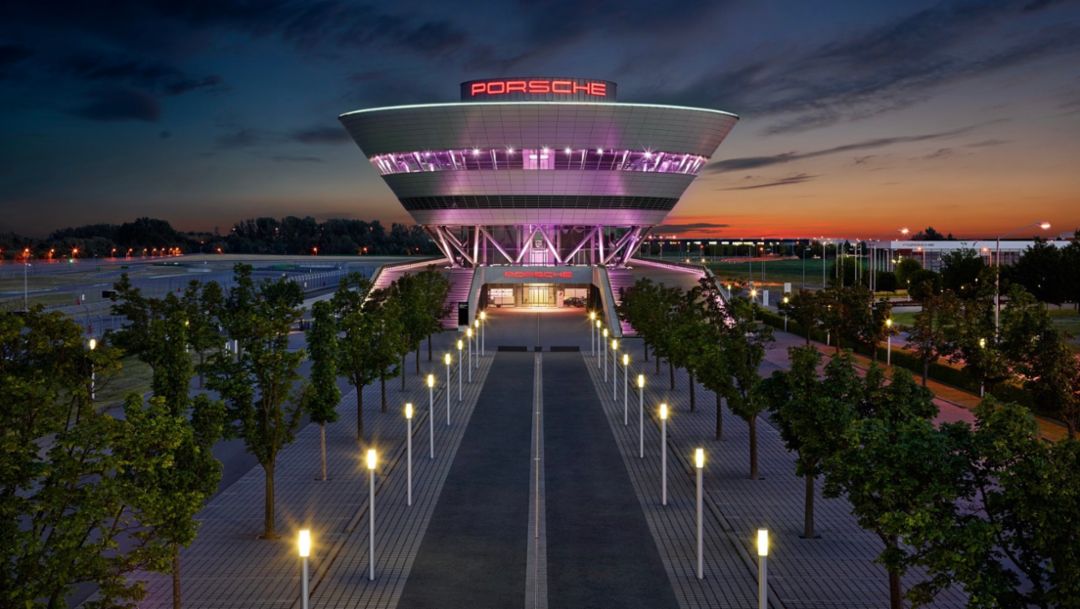 Porsche’s Leipzig Plant Named Factory Of The Year By Kearney - Automacha