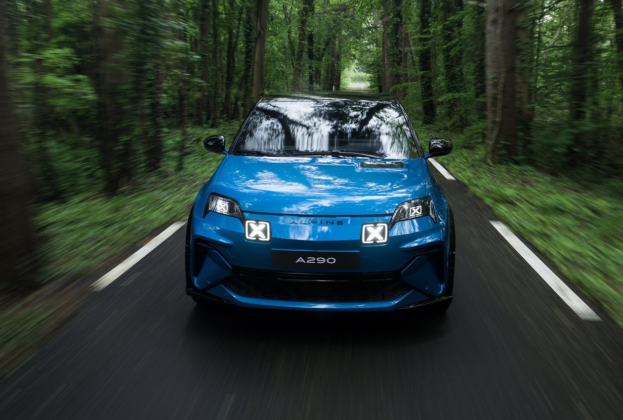 The New Alpine A290 All-Electric Hot Hatch Game-ifies Driving Fun ...