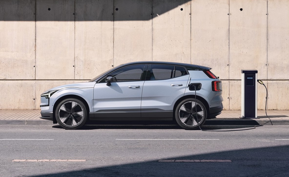 Volvo Finally Pulls The Plug On Its 2030 Fully Electric Ambitions ...