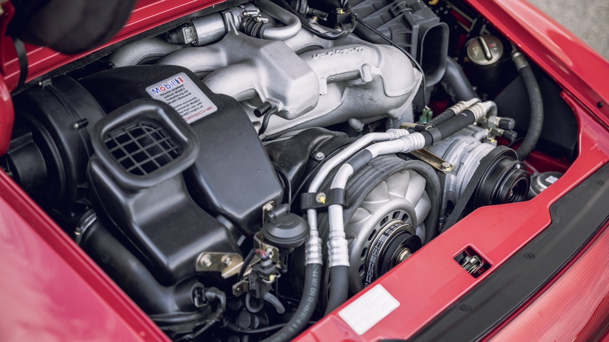 Porsche Just Patented A Six-Stroke Internal Combustion Engine - Automacha