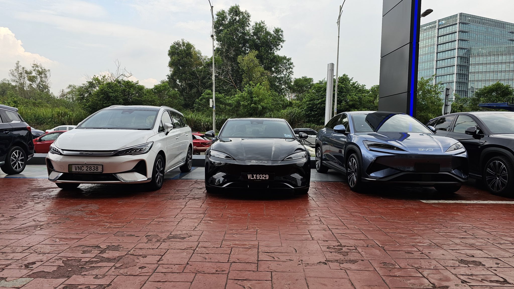 BYD M6 Extended Review: A Very Practical All-Electric Proposition ...