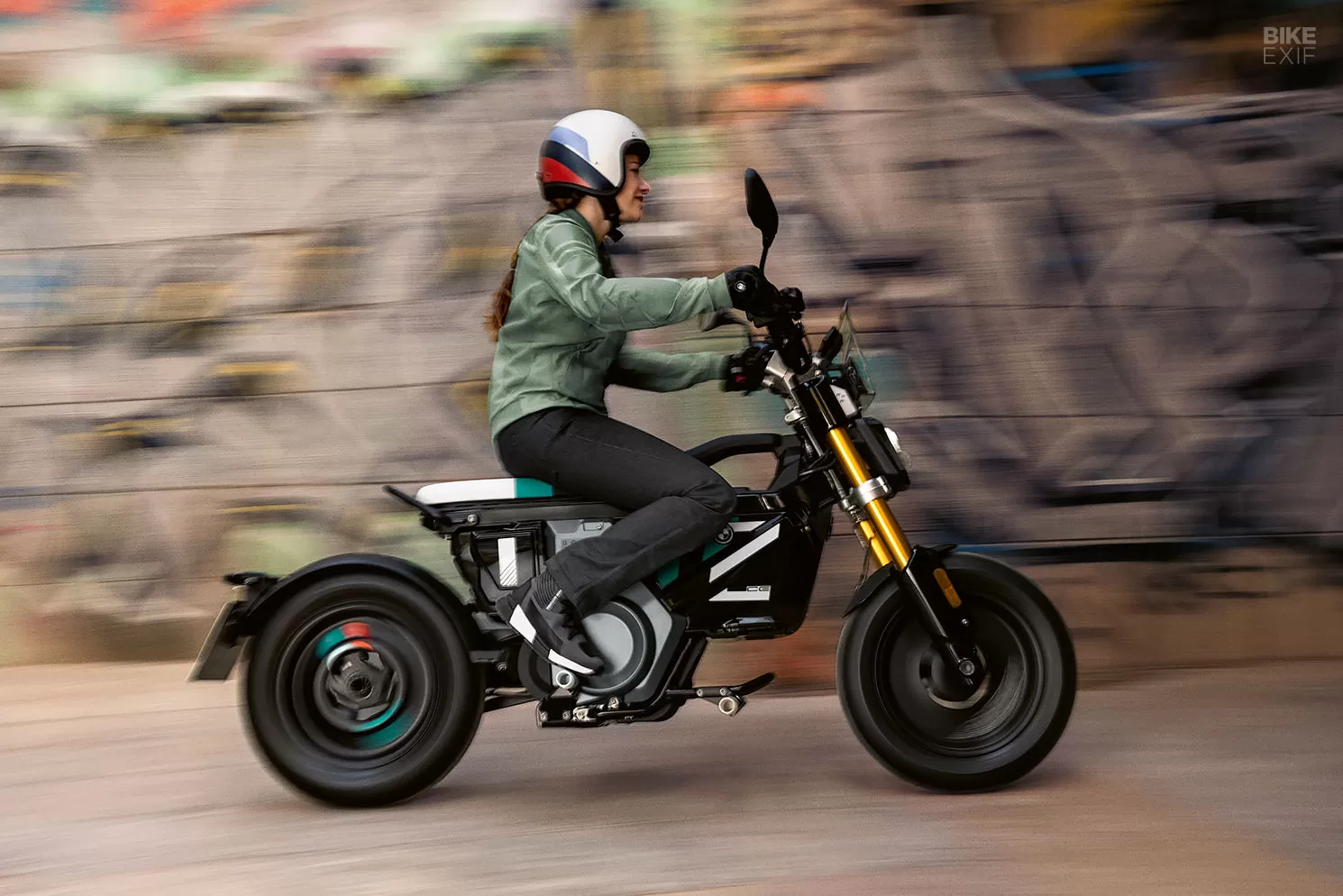 Dear Rempits, You Should REALLY Consider An Electric Motorbike - Automacha