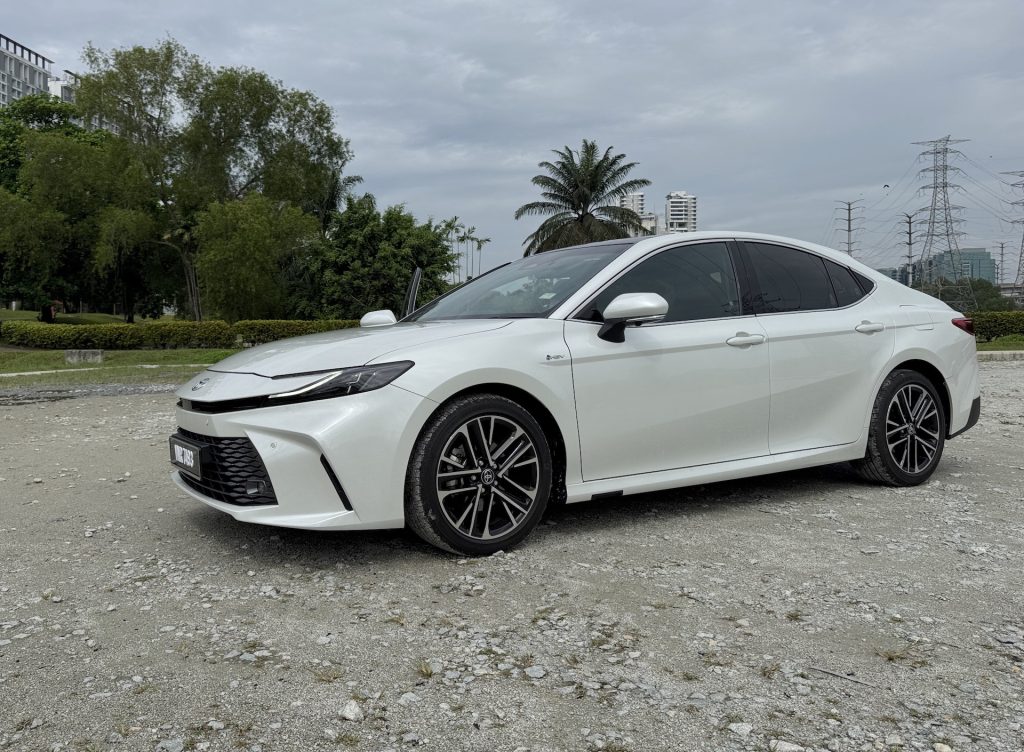 Toyota Camry 2025 Model Tested To Confirm Uncle Car Status - Automacha