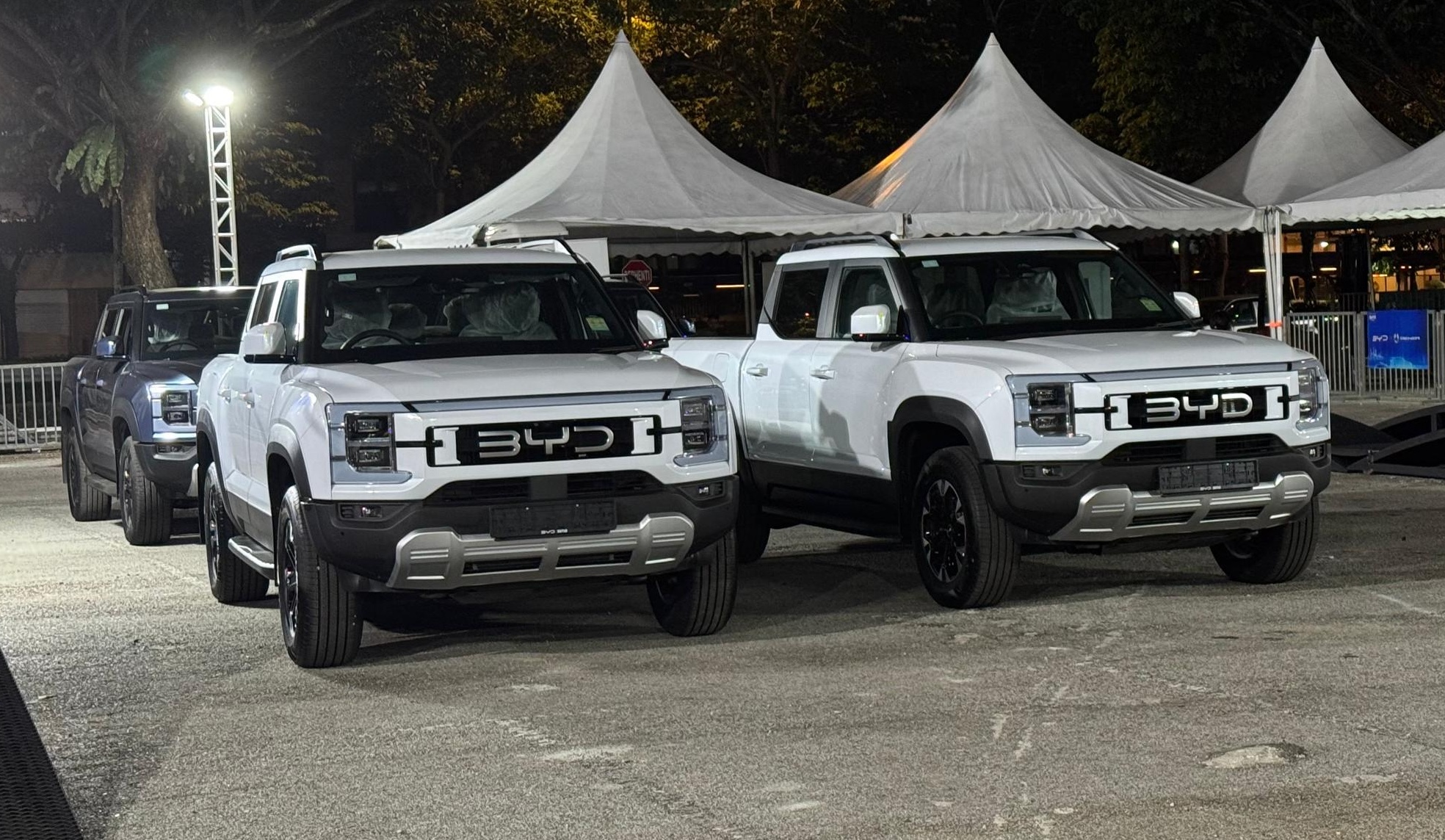 BYD Shark 6 PHEV Pickup Spotted On The Road In Malaysia - Automacha